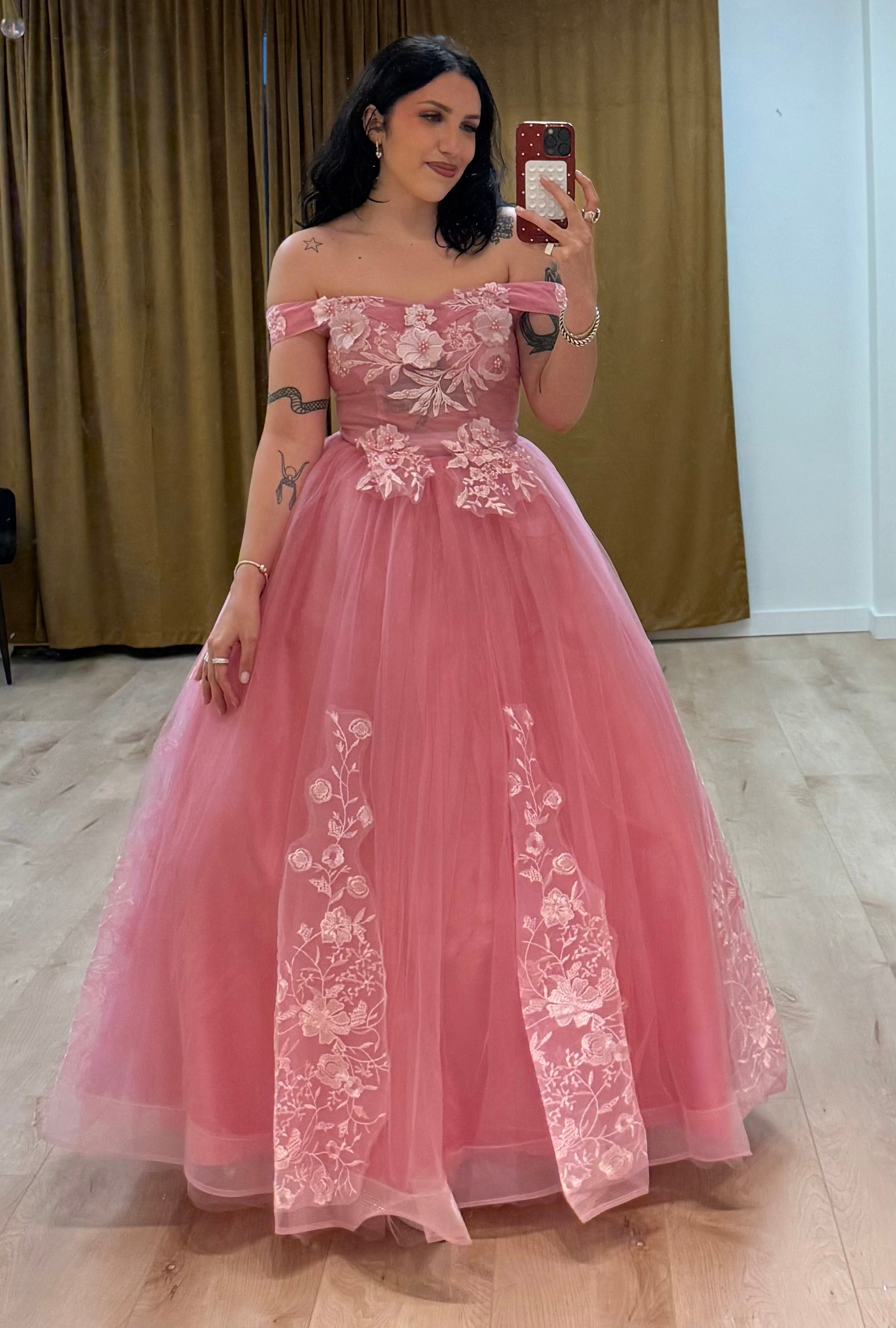 Pink Beryle – Rent the Couture